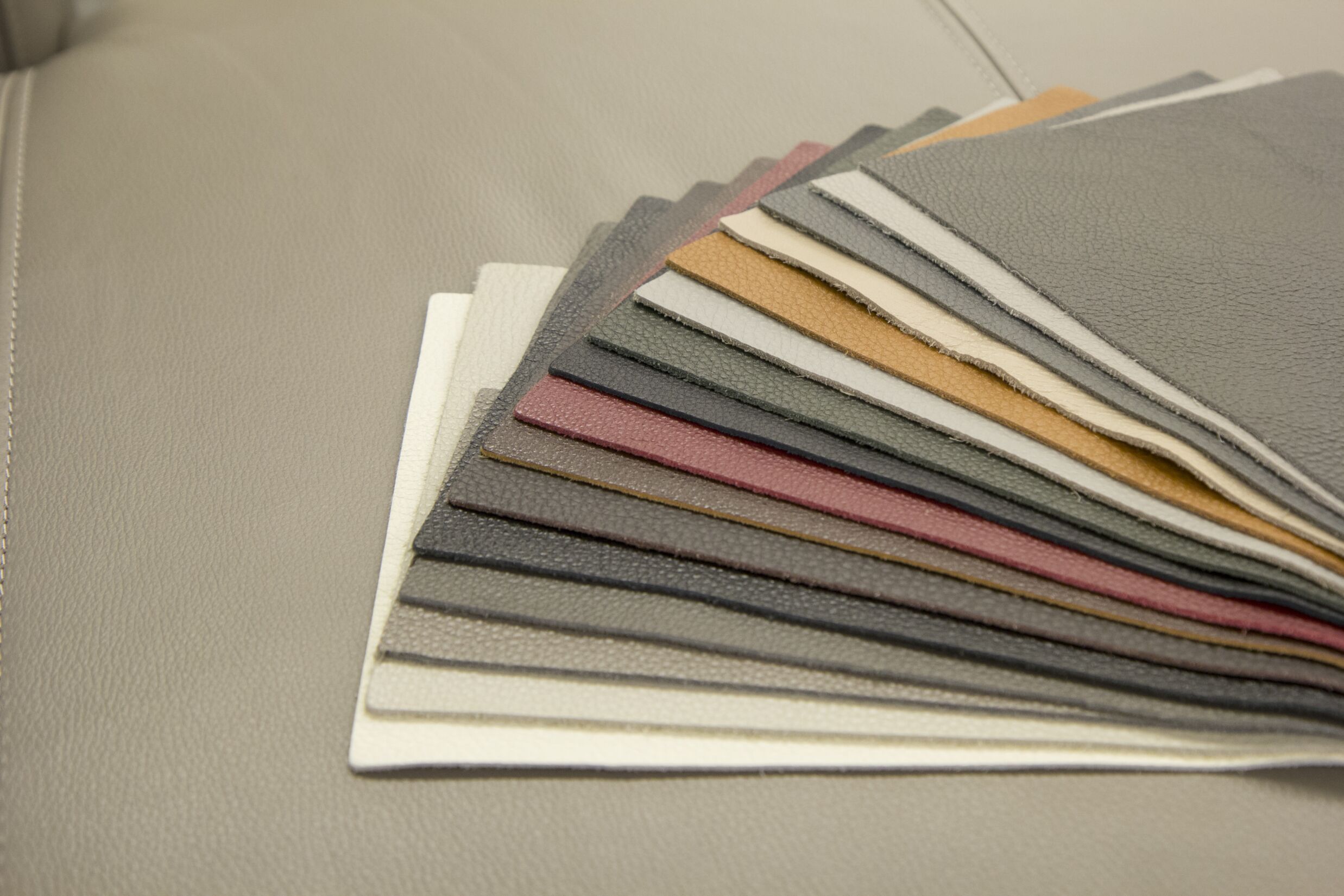 Canapé d'angle Cell cuir noir avec relax - Canapés D'angle - Weba meubles